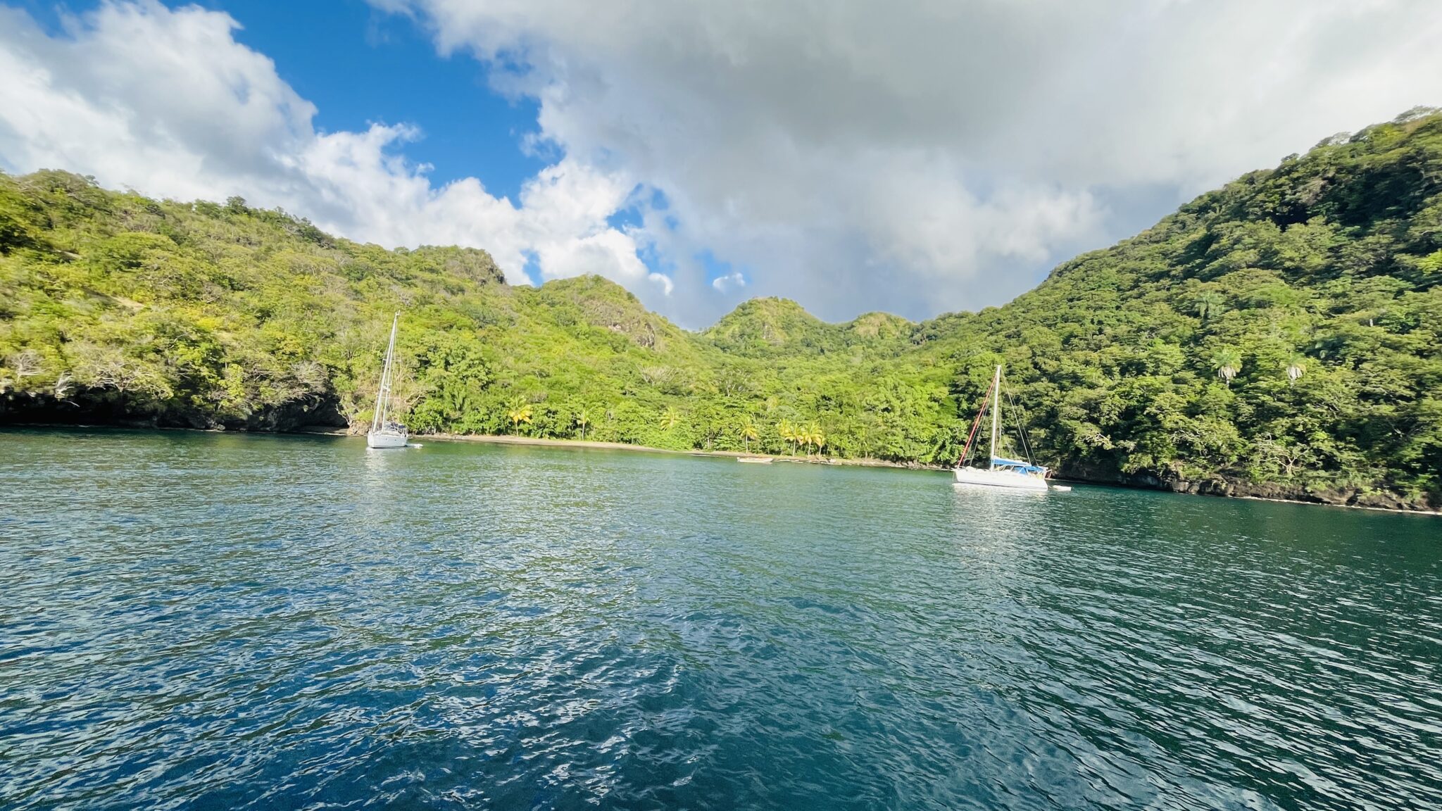 Blue Lagoon, Spiny Lobsters & 225 Steps in St. Vincent - Sailing Pilar ...